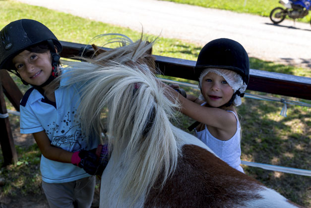 Vacances pour tous : colonie de vacances Mini Vertaco poney